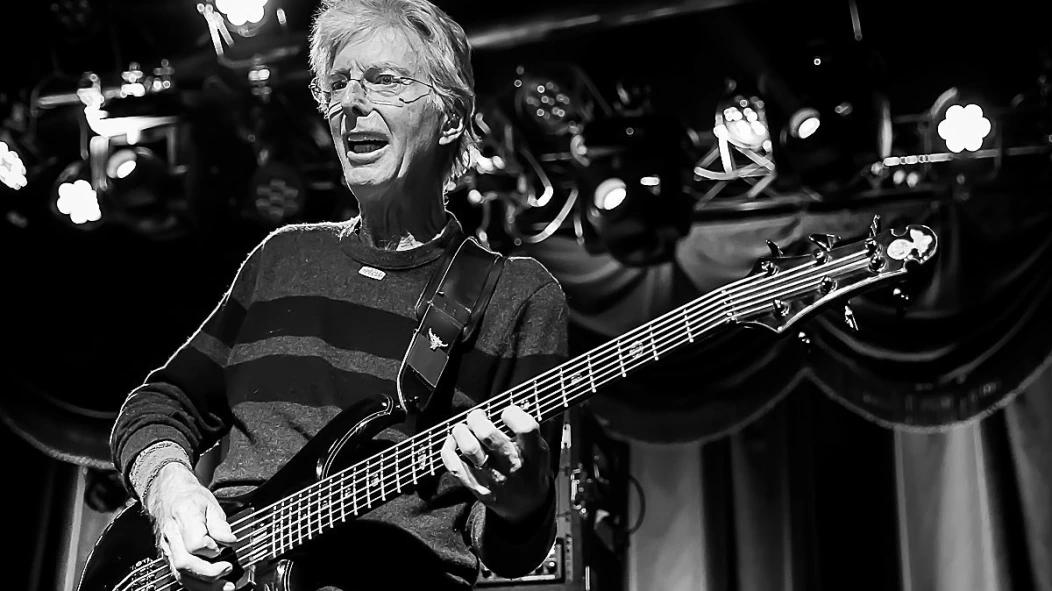 Phil Lesh of the Grateful Dead dies at 84