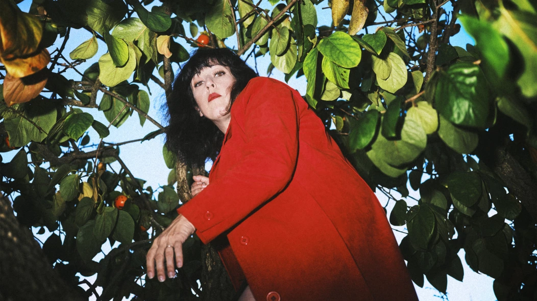 Hannah Lew (Grass Widow, Cold Beat) announces debut solo album, shares ...