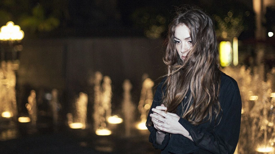 an interview w/ Emma Ruth Rundle, whose new LP 'On Dark Horses' is out now
