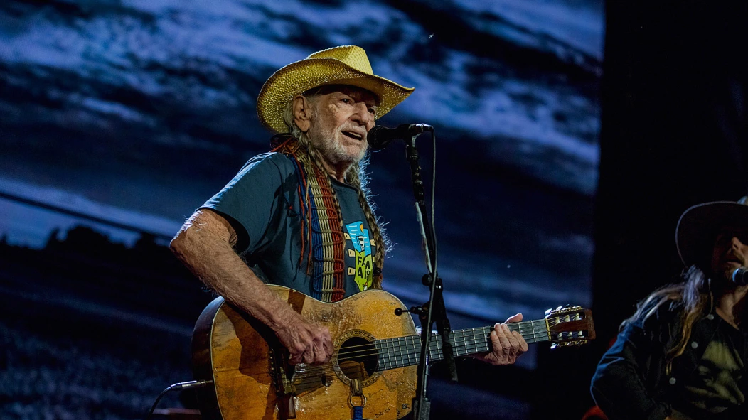 Willie Nelson plots 2023 Outlaw Music tour w/ Robert Plant & Alison ...