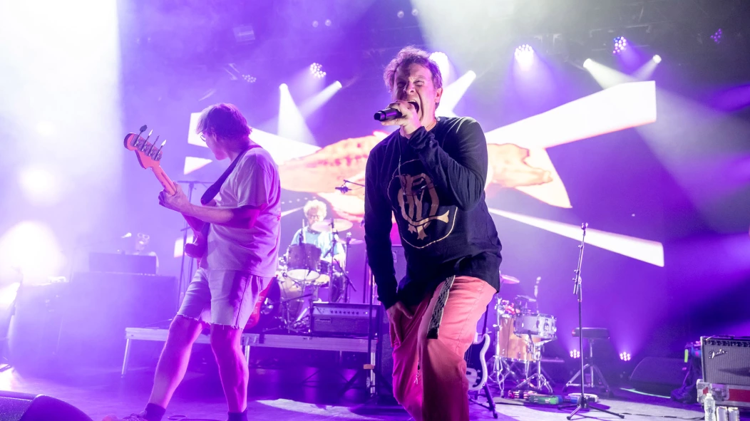 Pavement kicked off their Brooklyn Steel run with Kiwi Jr (pics ...