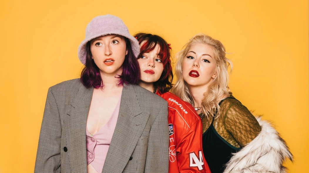 VIAL announce new album 'burnout' with poppy punk anthem "falling short"