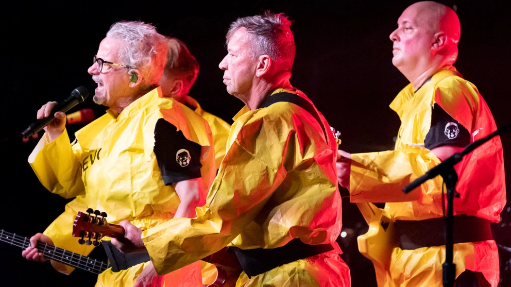DEVO brought "50 years of De-Evolution" to Brooklyn Paramount (pics ...