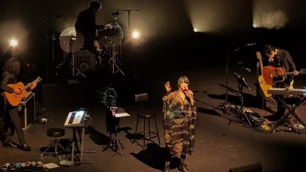 Yeah Yeah Yeahs begin intimate theater tour with live debuts, deep cuts ...