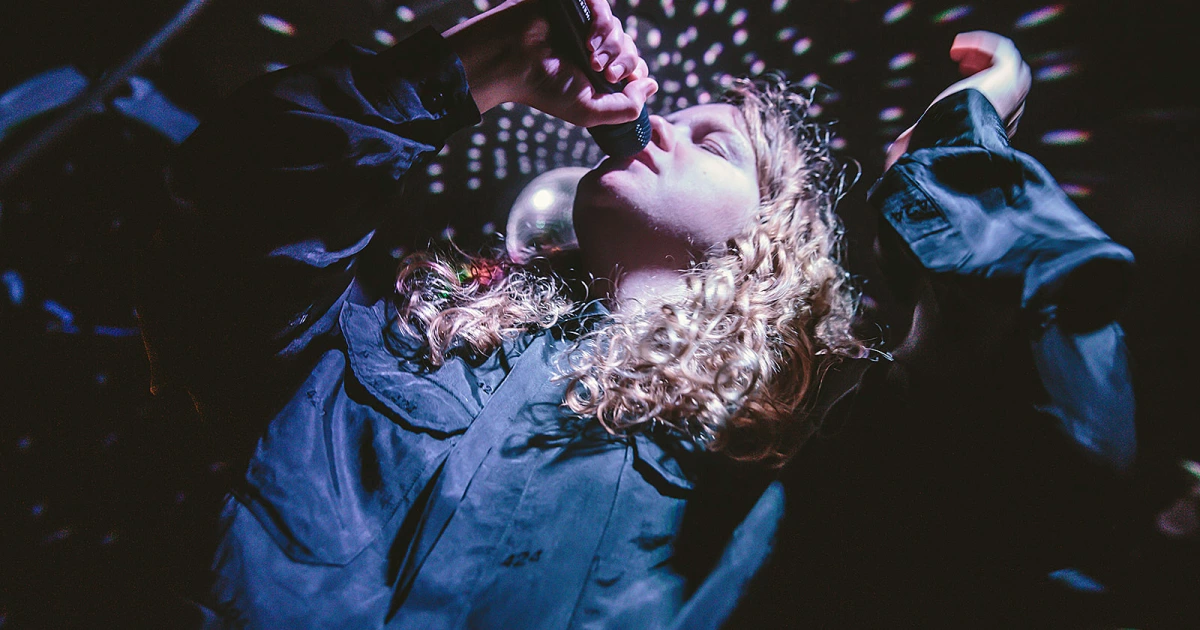 Kate Tempest performed 'The Book of Traps and Lessons' at Berlin (pics)
