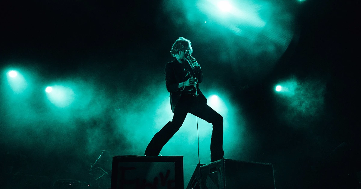 Watch Pulp debut new song "Background Noise" at Mexico's Corona Capital ...