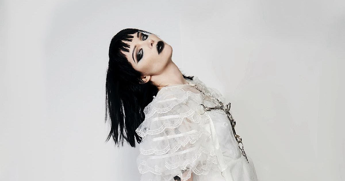 Alice Glass announces debut solo album 'PREY//IV', shares "Baby Teeth"