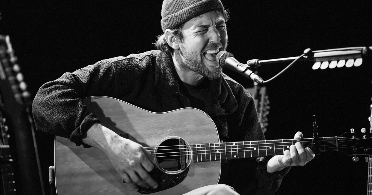Watch Robin Pecknold cover Joni Mitchell, Judee Sill, Karen Dalton ...