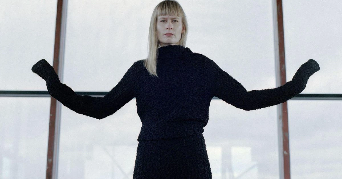 Jenny Hval shares "The artist is absent," announces North American tour