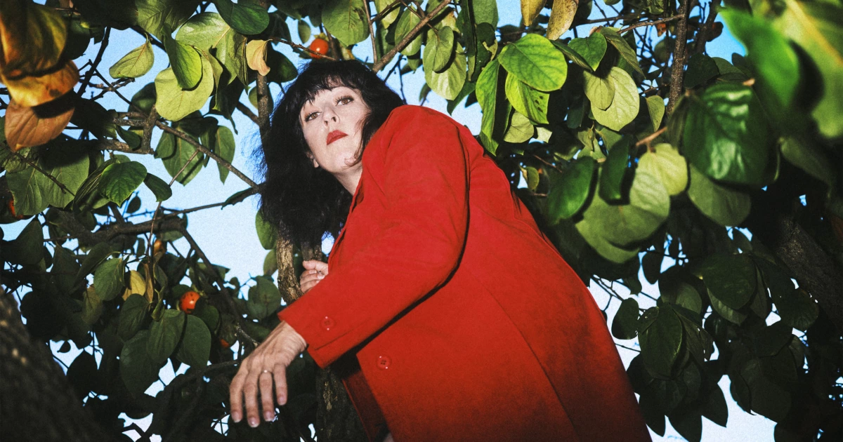 Hannah Lew (Grass Widow, Cold Beat) announces debut solo album, shares ...