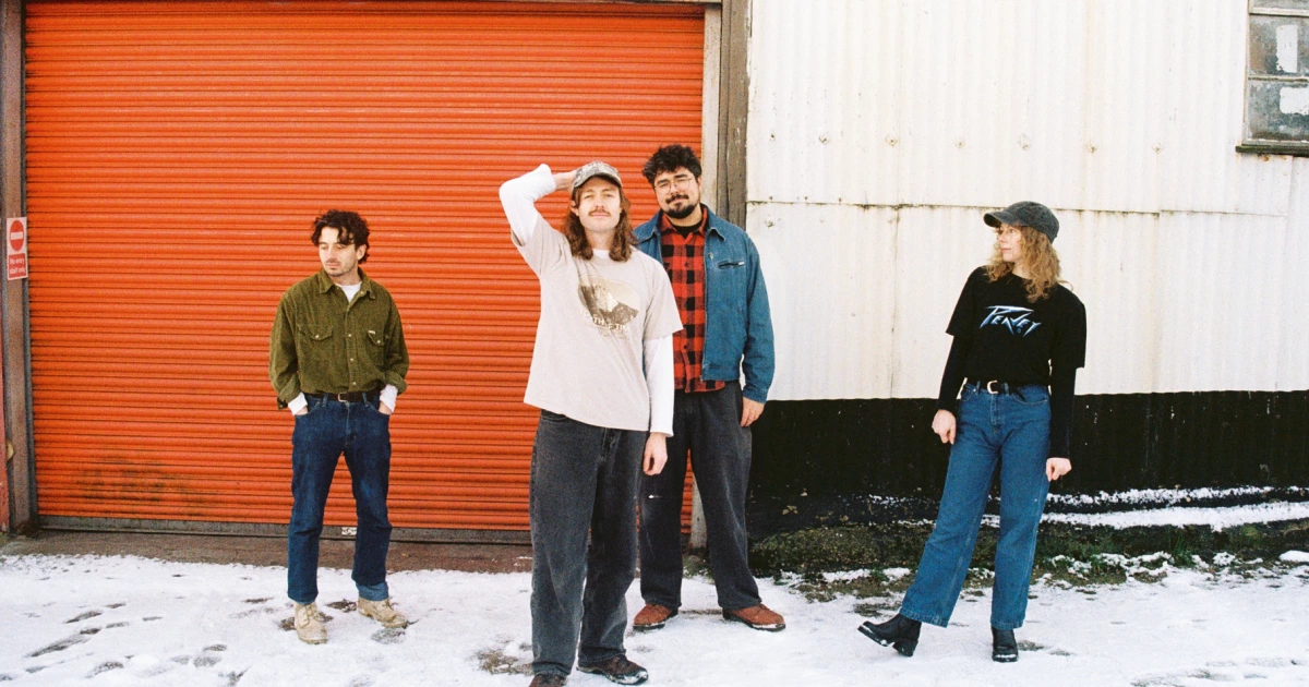 UK indie-country band Brown Horse announce new album 'Total Dive ...