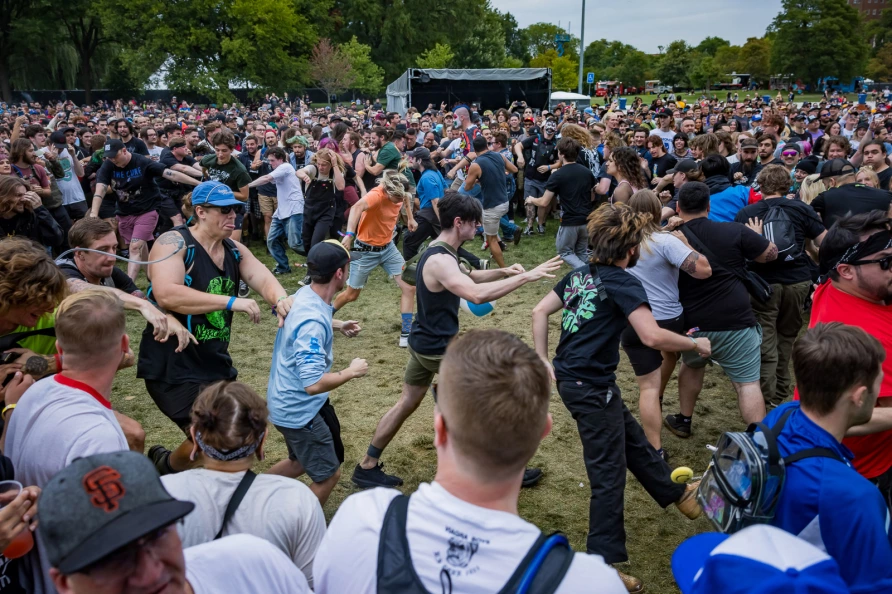 Riot Fest 2023 day 2 pics (Postal Service, Death Cab, QOTSA, PUP, Death ...