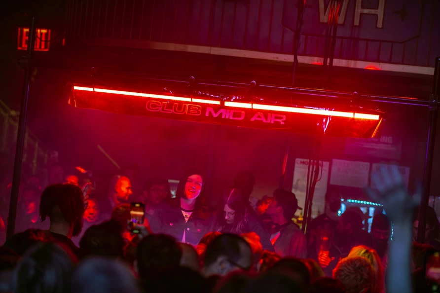 The xx's Romy announces 2024 NYC & LA shows ++ Webster Hall pics