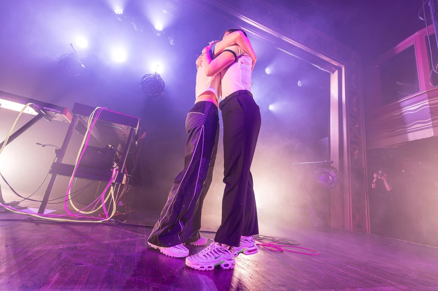 The xx's Romy announces 2024 NYC & LA shows ++ Webster Hall pics