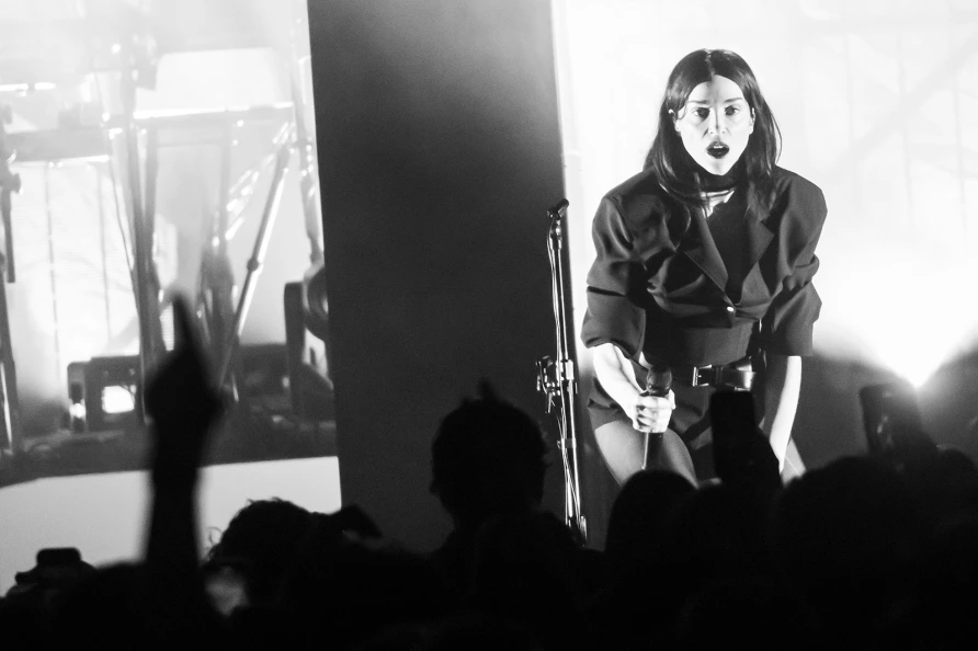 St. Vincent brought rock theatrics to Brooklyn Paramount (night 1 pics ...