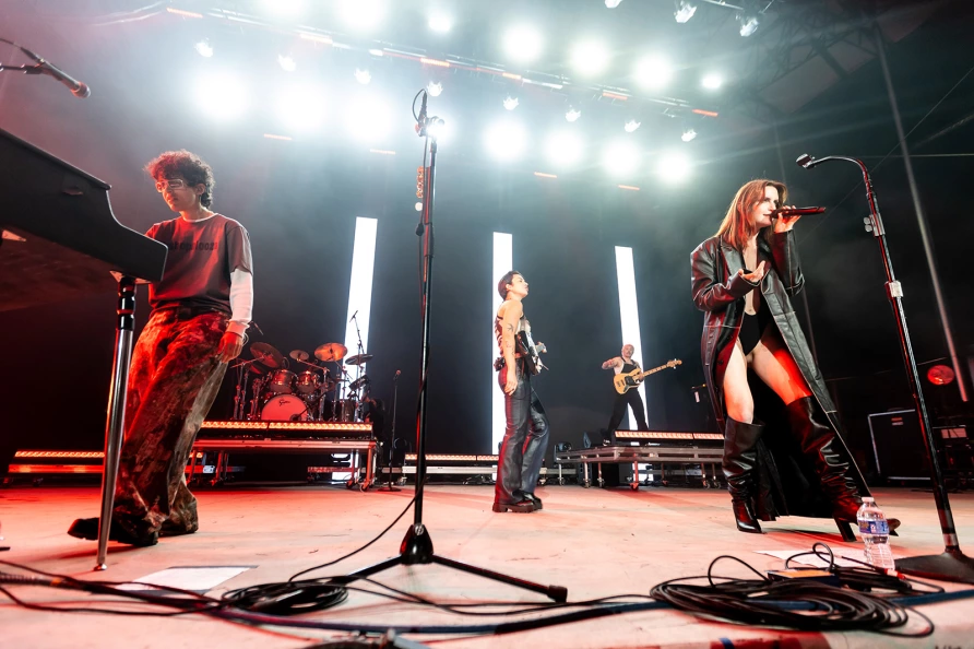 Watch MUNA cover Chappell Roan & Vanessa Carlton, and bring out Lucy ...