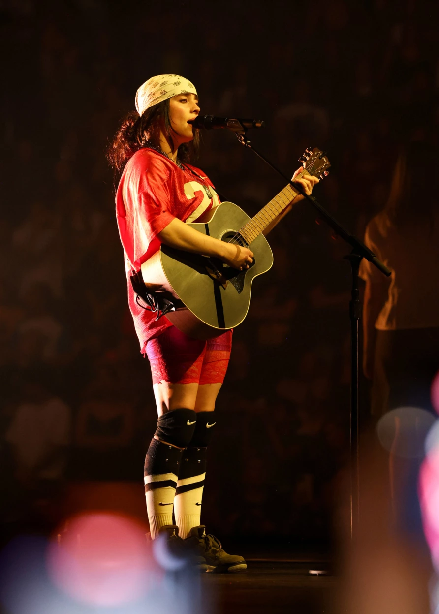 Billie Eilish begins 2024 tour (pics, video, setlist), adds LA shows