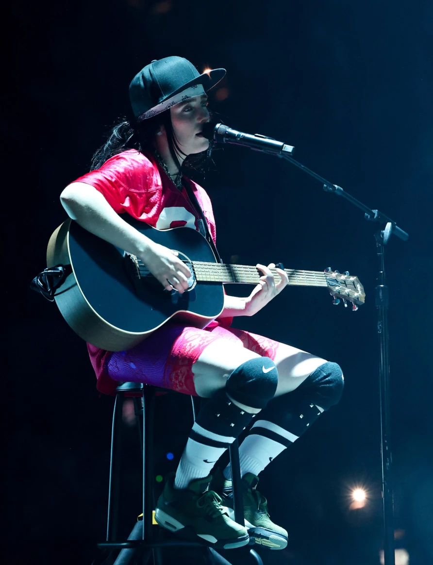 Billie Eilish begins 2024 tour (pics, video, setlist), adds LA shows