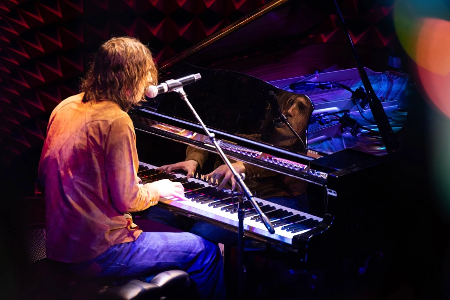 Geese's Cameron Winter played 2 Joe's Pub shows (night 2 pics & video)