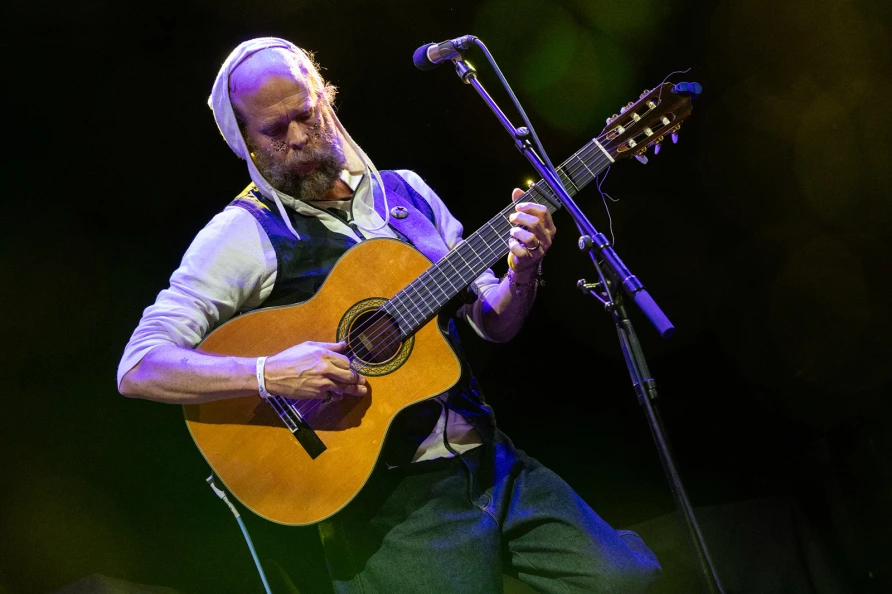 Bonnie 'Prince' Billy & Matt Berninger joined Yo La Tengo for Hanukkah ...
