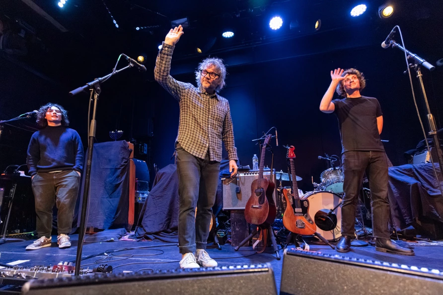 Jeff Tweedy & sons joined Yo La Tengo for Hanukkah Night 6 (pics, setlist)