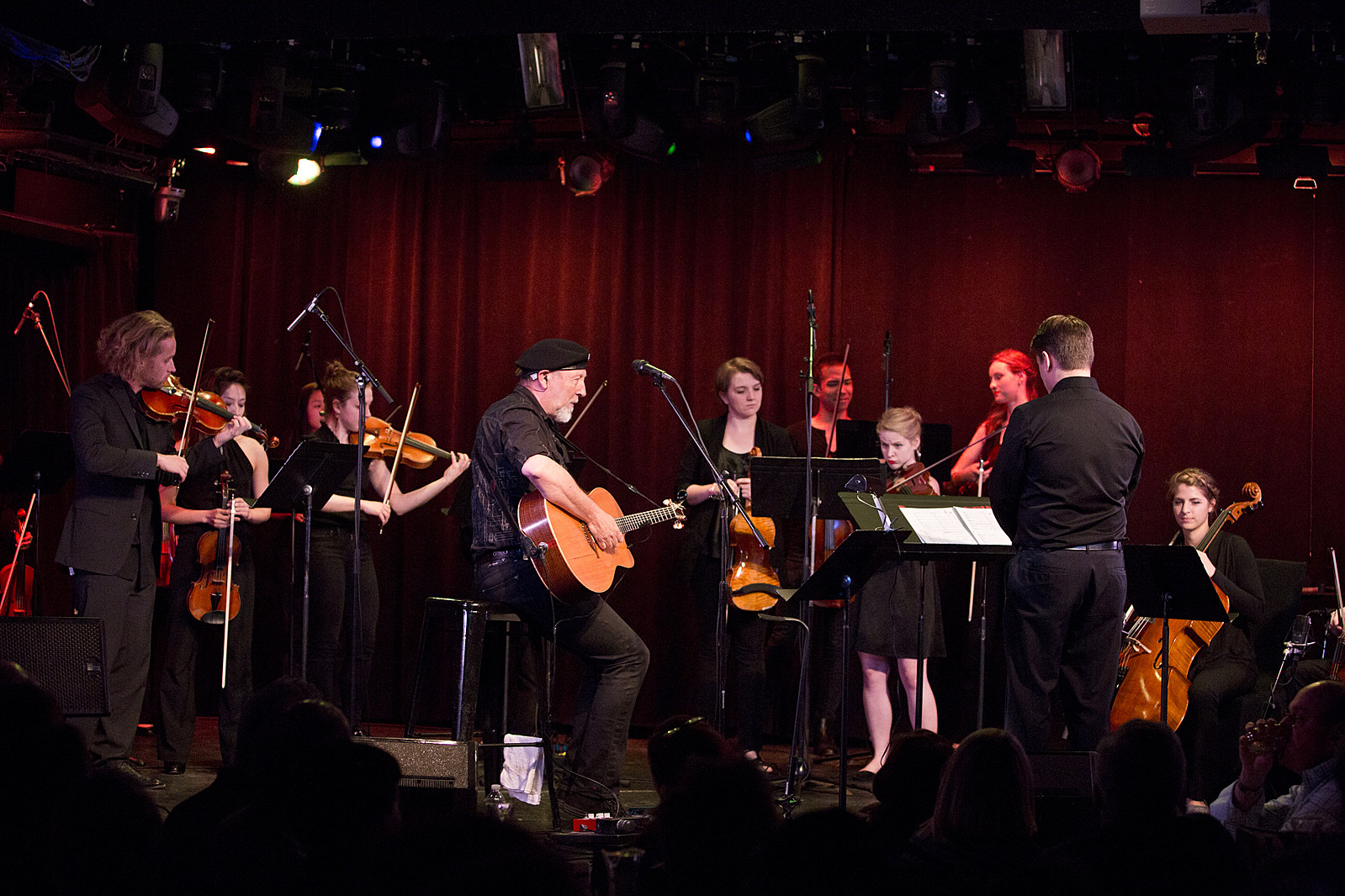 Richard Thompson played Le Poisson Rouge with a string section (pics)