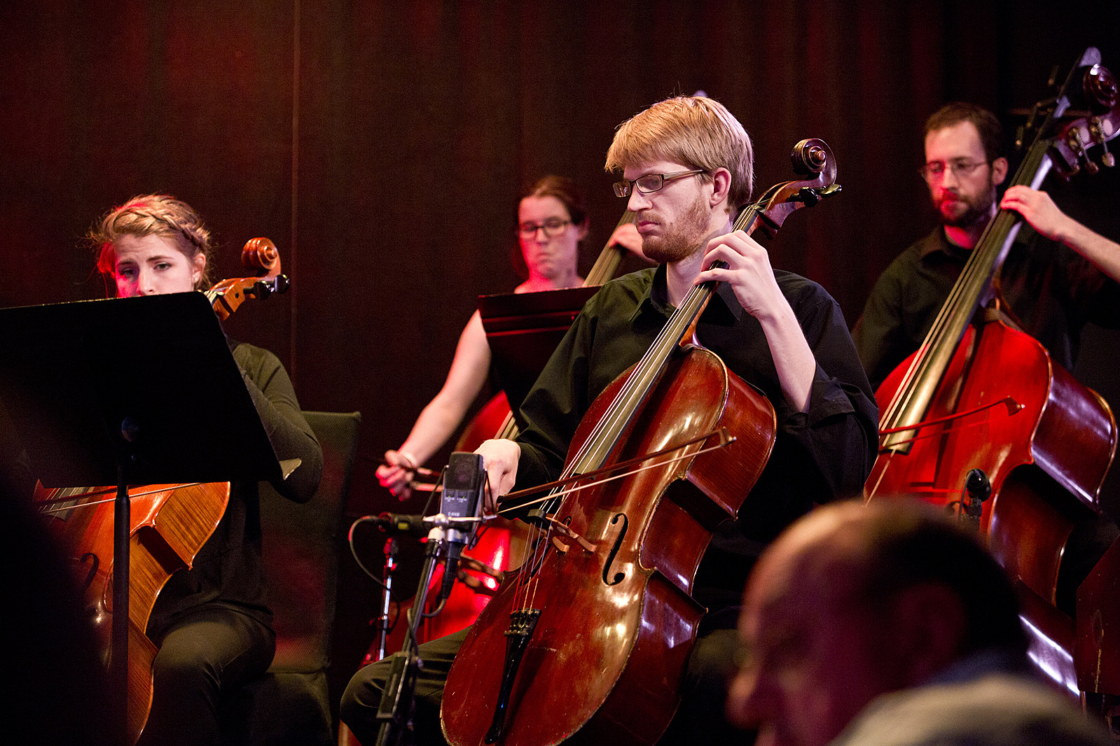 Richard Thompson played Le Poisson Rouge with a string section (pics)