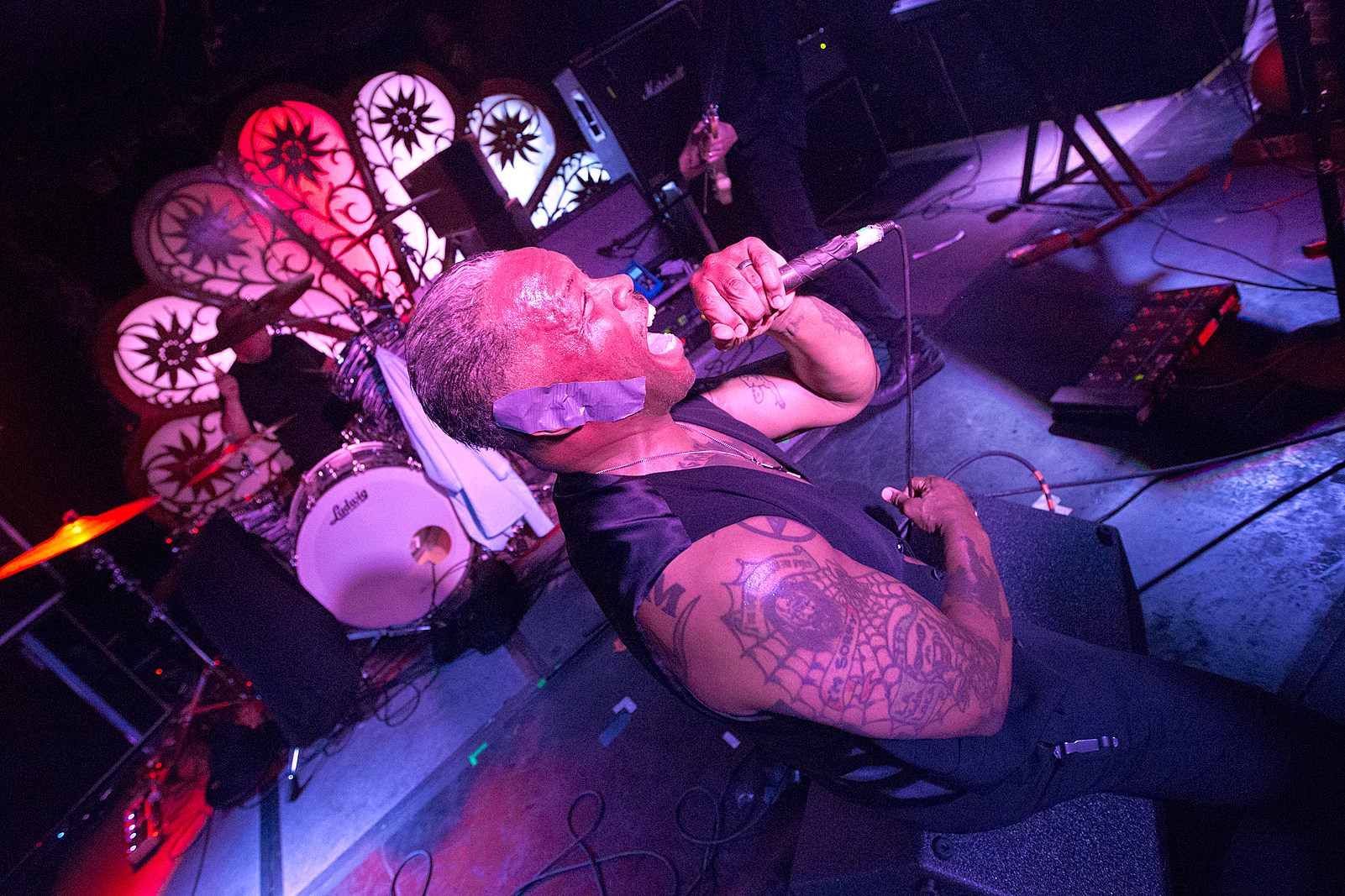 Oxbow vocalist Eugene Robinson leaves band after 35 years