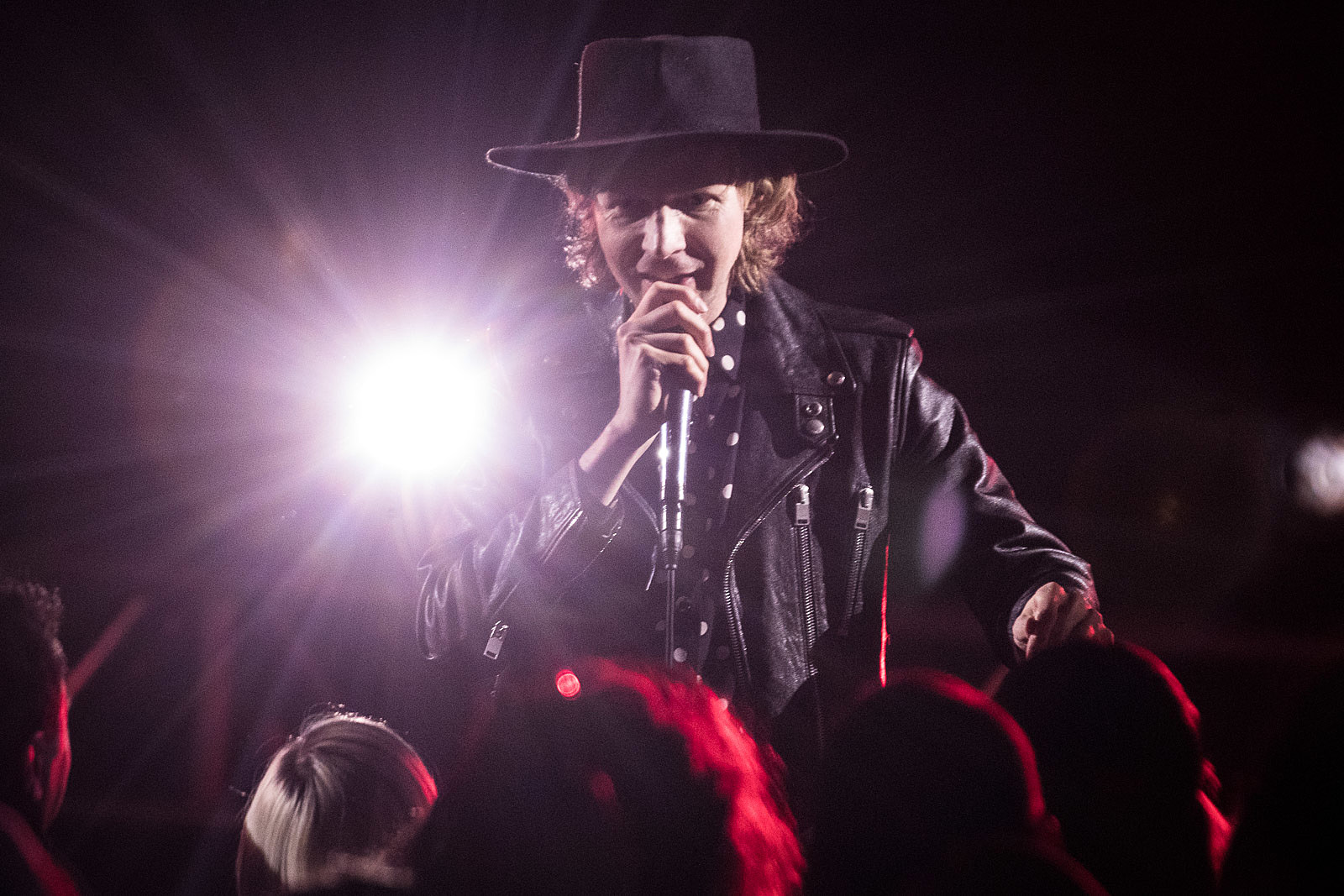 Beck shares new remix, expands tour, playing MSG (w/ BV Presale), Red ...