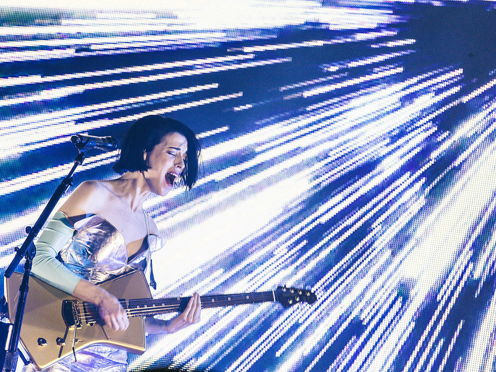 St. Vincent's theatrical 'MASSEDUCTION' live show hit Kings Theatre ...