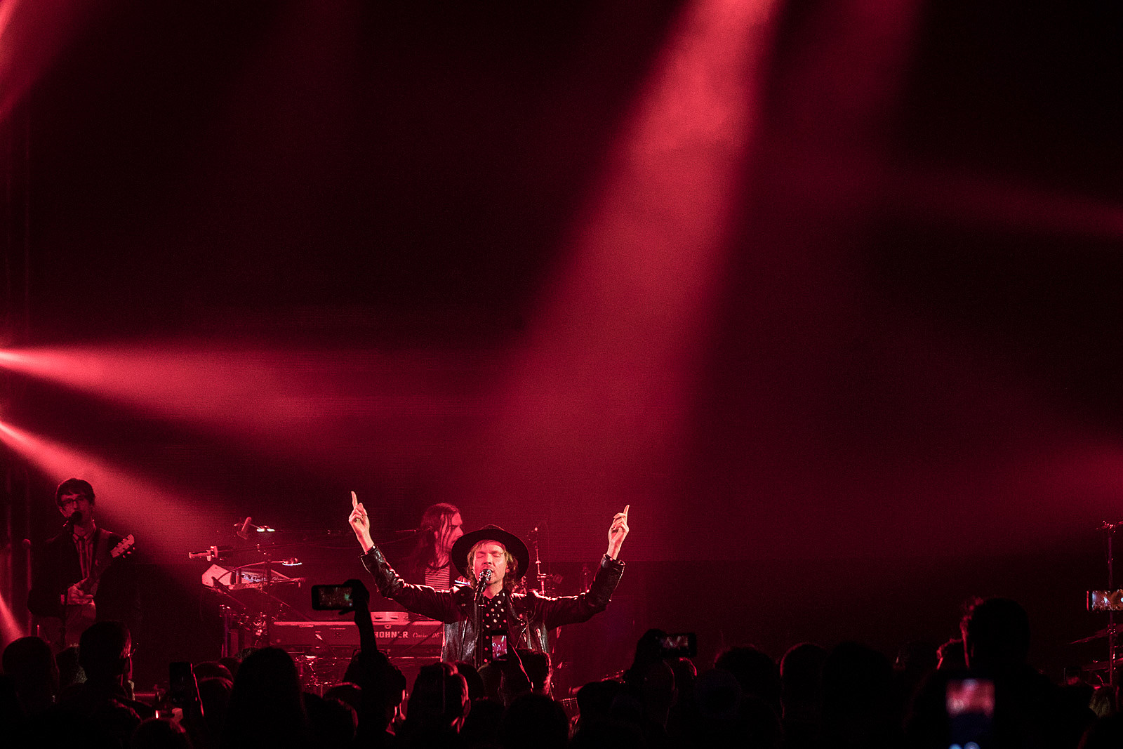 Beck shares new remix, expands tour, playing MSG (w/ BV Presale), Red ...