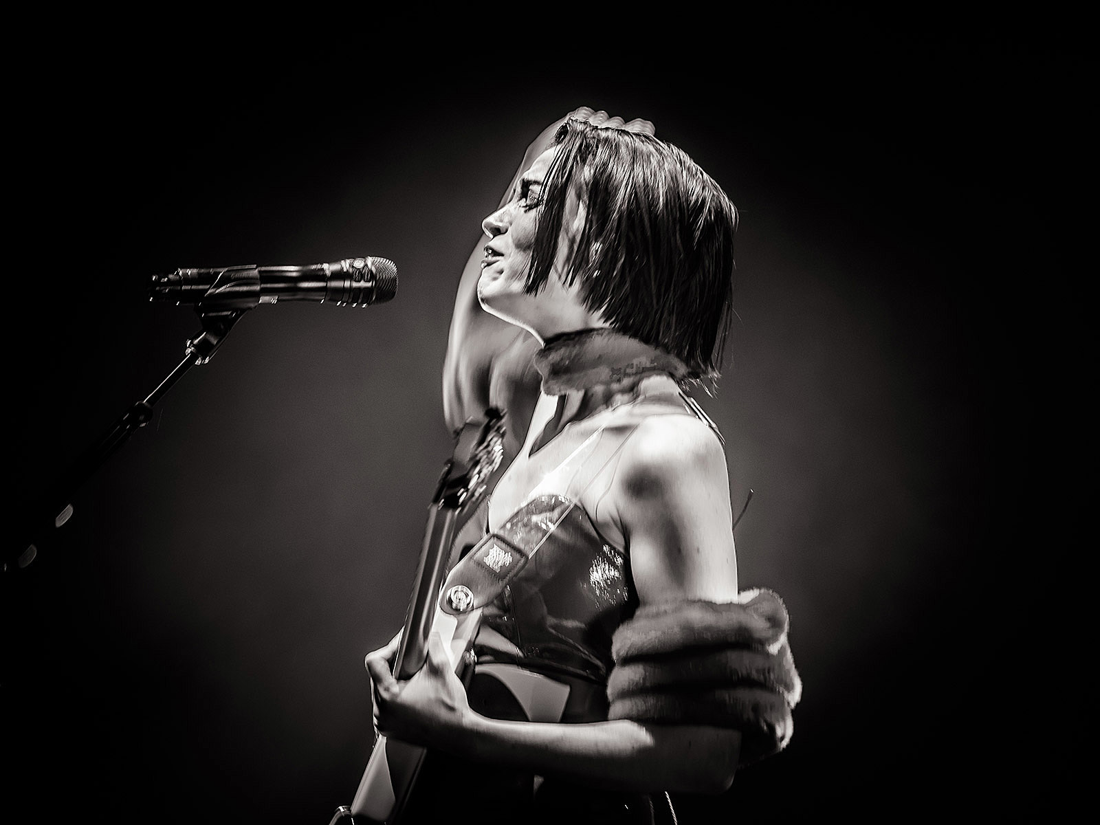 St. Vincent's theatrical 'MASSEDUCTION' live show hit Kings Theatre ...