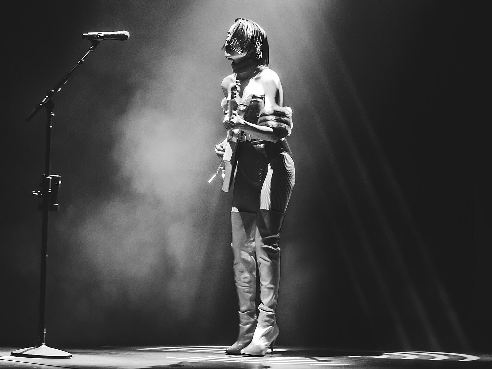 St. Vincent's theatrical 'MASSEDUCTION' live show hit Kings Theatre ...