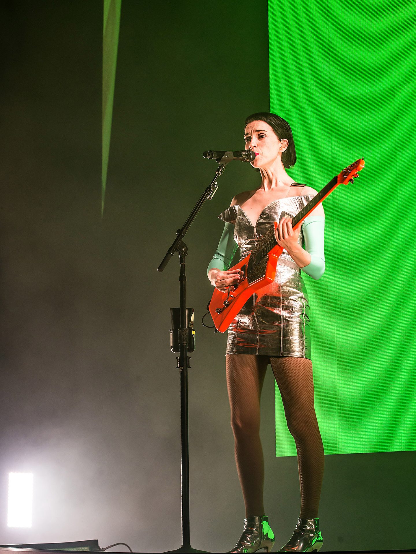 St. Vincent's theatrical 'MASSEDUCTION' live show hit Kings Theatre ...