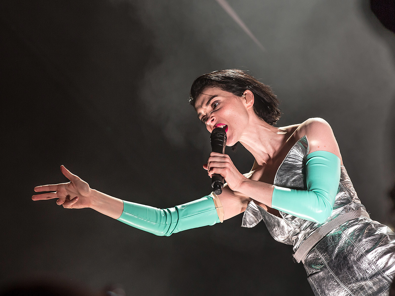 St. Vincent's theatrical 'MASSEDUCTION' live show hit Kings Theatre ...