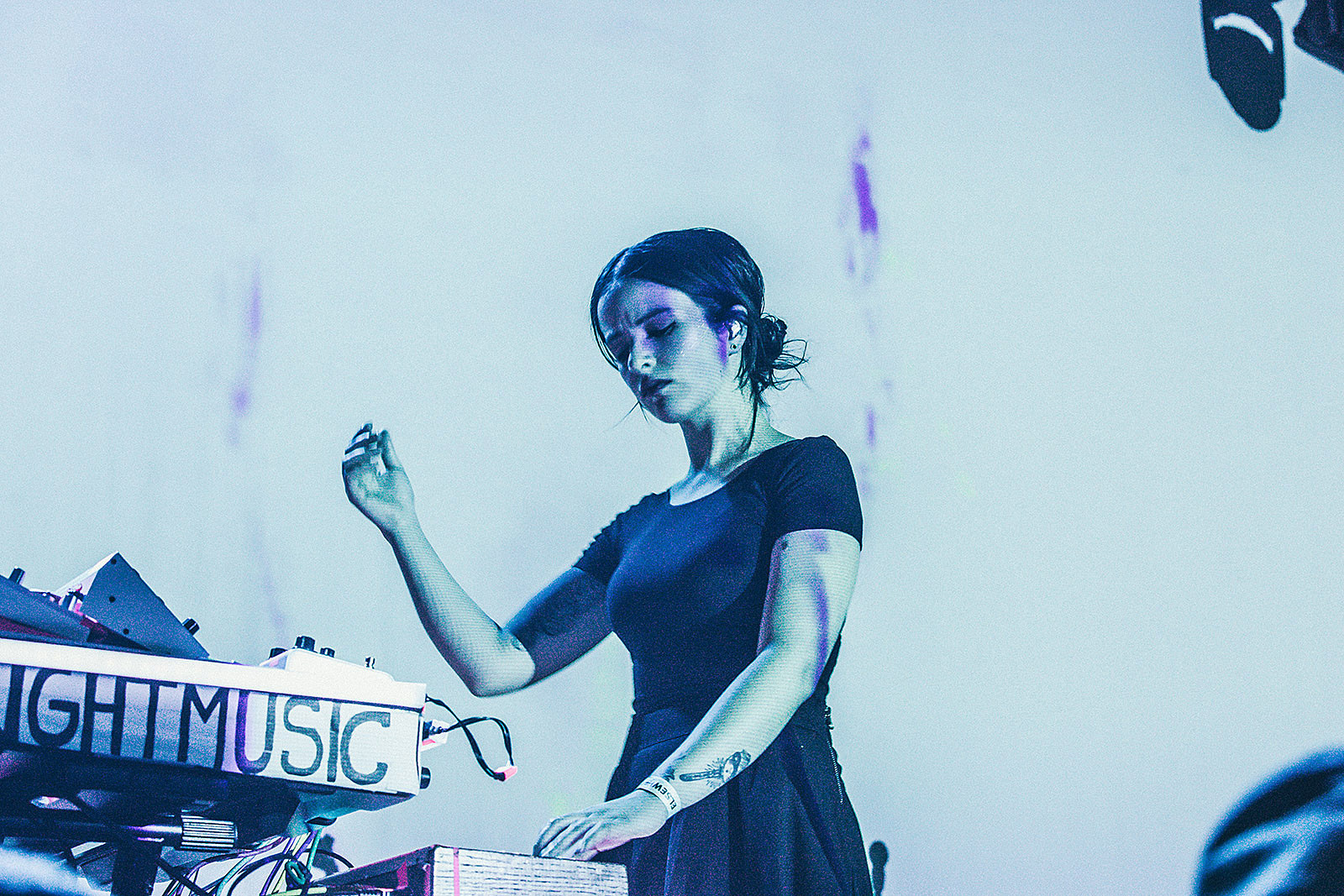 Ella Minus signs to Domino, shares new single "they told us it was hard ...