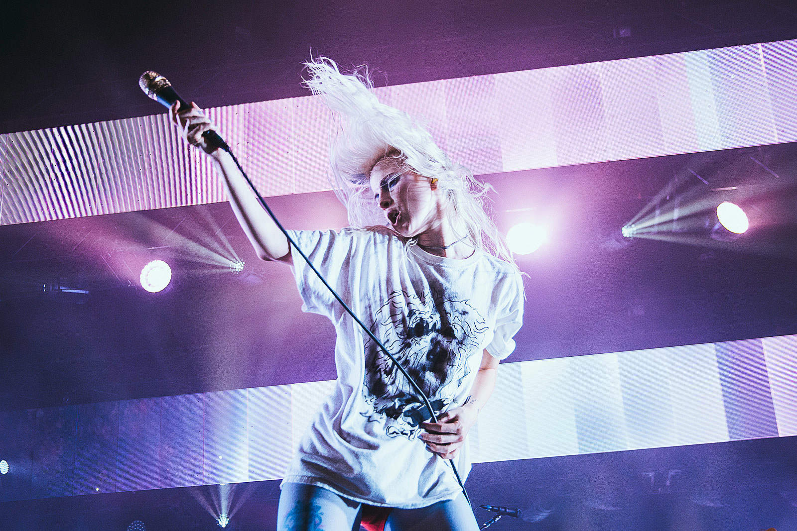 Paramore's Hayley Williams reschedules tour for 2021