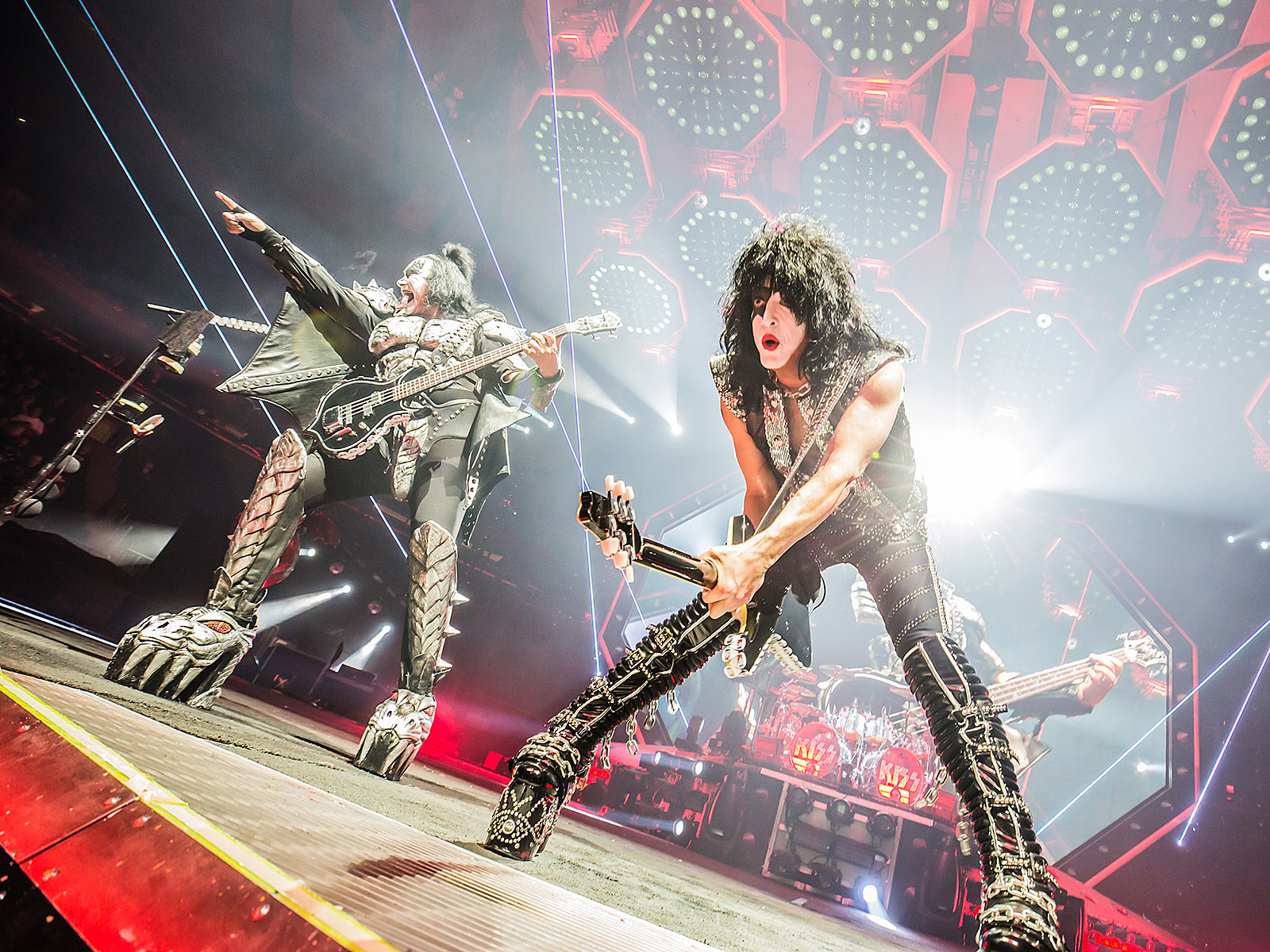 KISS brought their spectacular farewell tour to MSG (pics, videos, setlist)