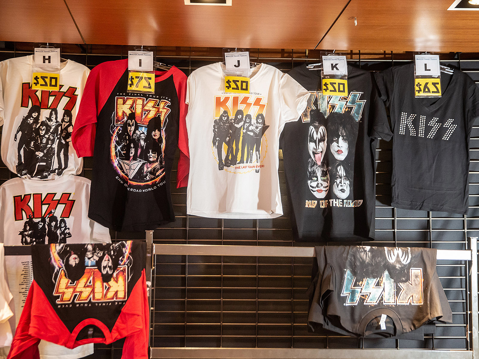 KISS brought their spectacular farewell tour to MSG (pics, videos, setlist)