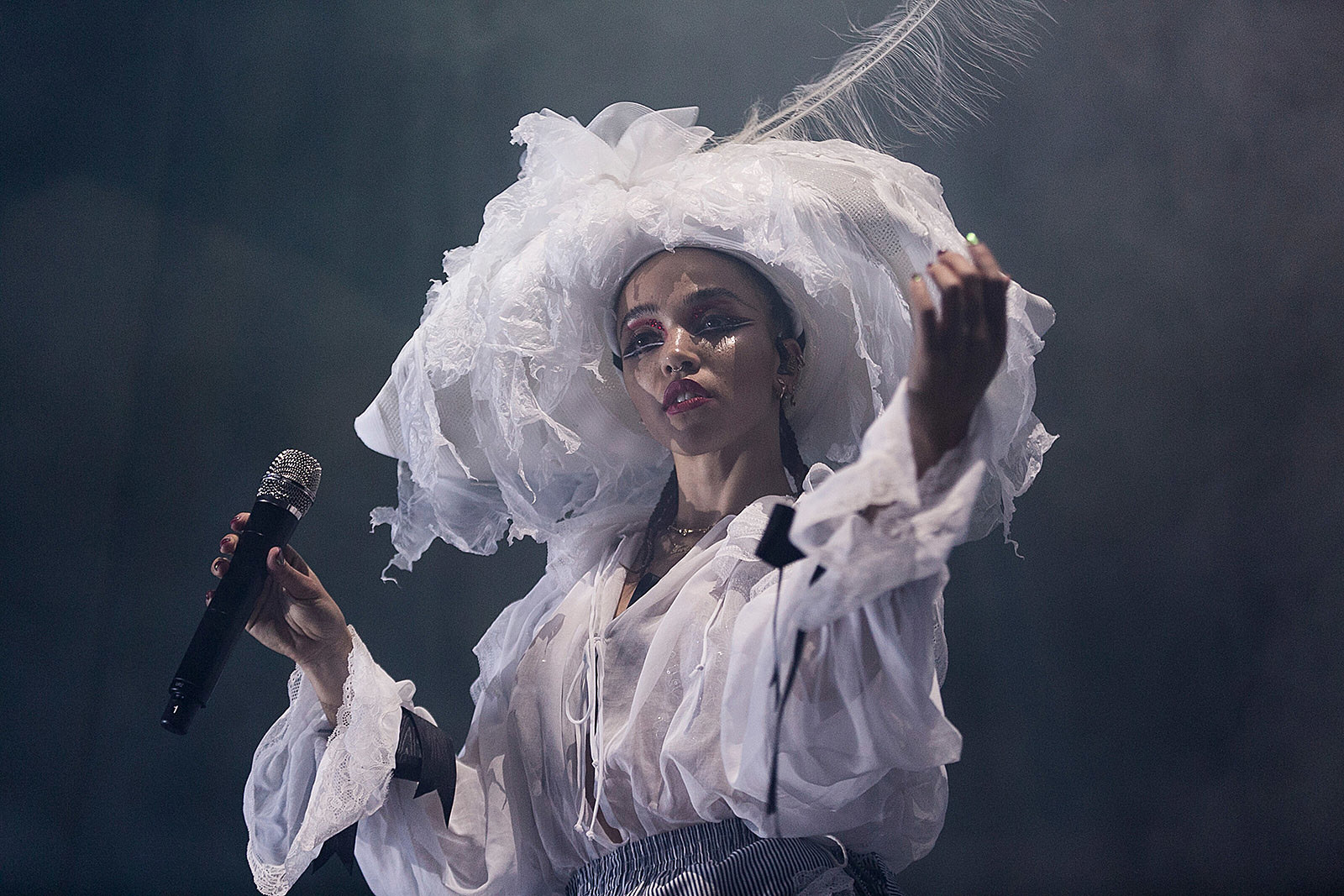 FKA twigs played Park Avenue Armory, brought out A$AP Rocky (pics, video)