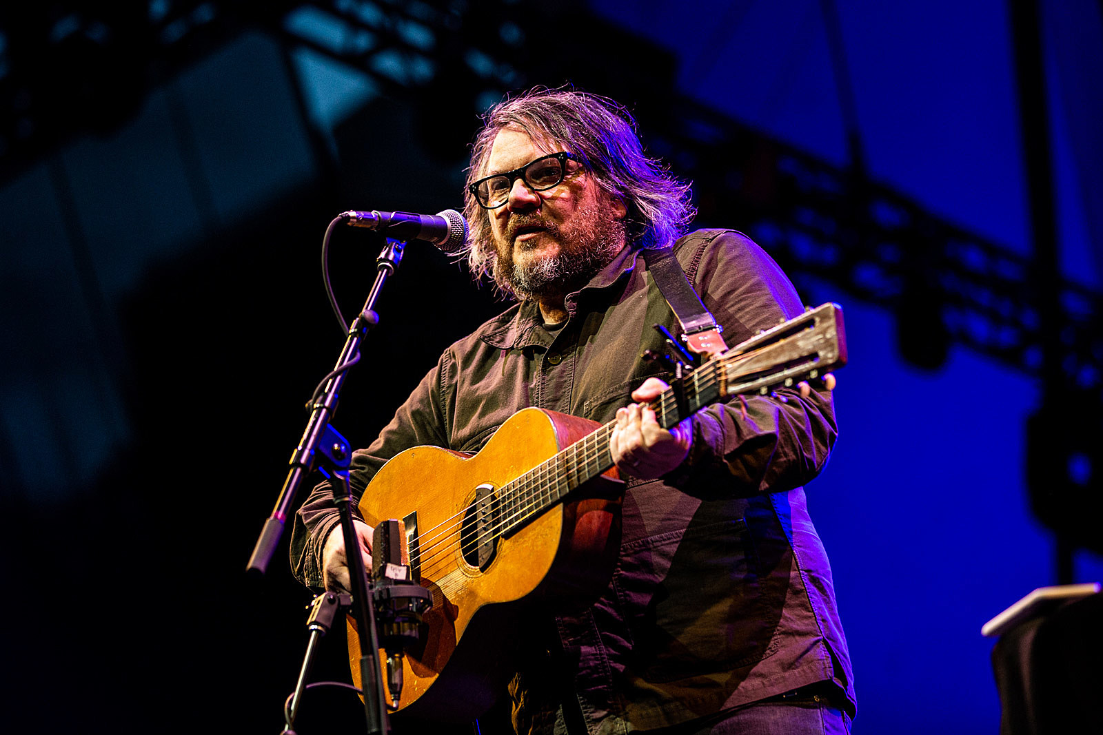 watch Jeff Tweedy & sons cover Pavement & Mazzy Star