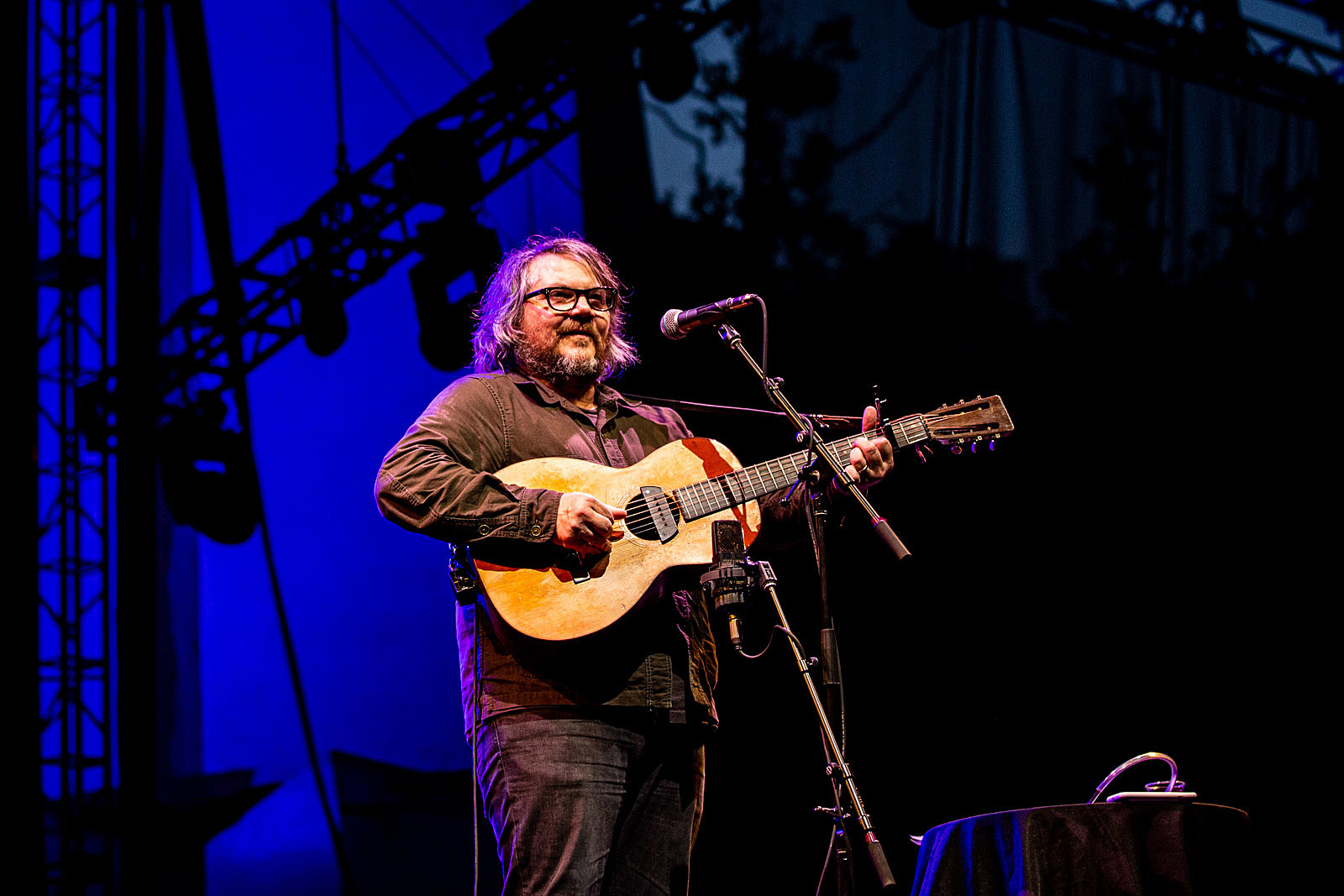 watch Jeff Tweedy & sons cover Pavement & Mazzy Star