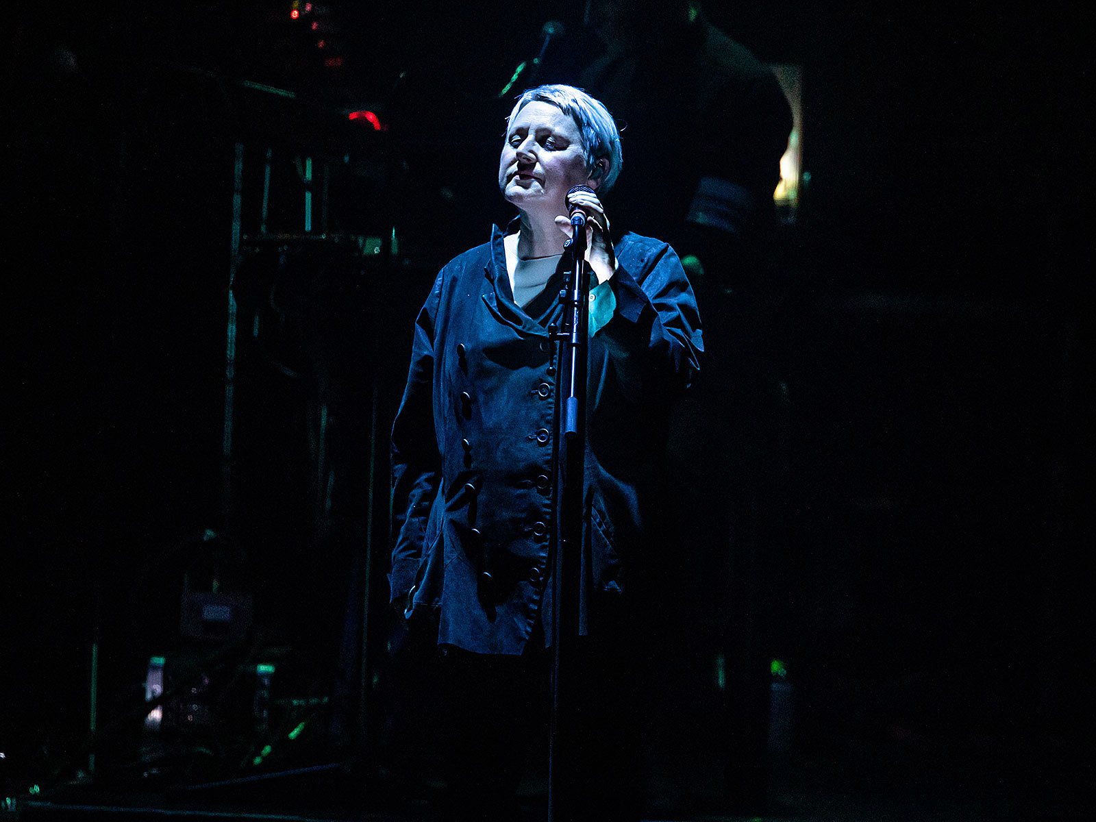 Massive Attack capped their spectacular 'Mezzanine XXI' tour at Radio ...