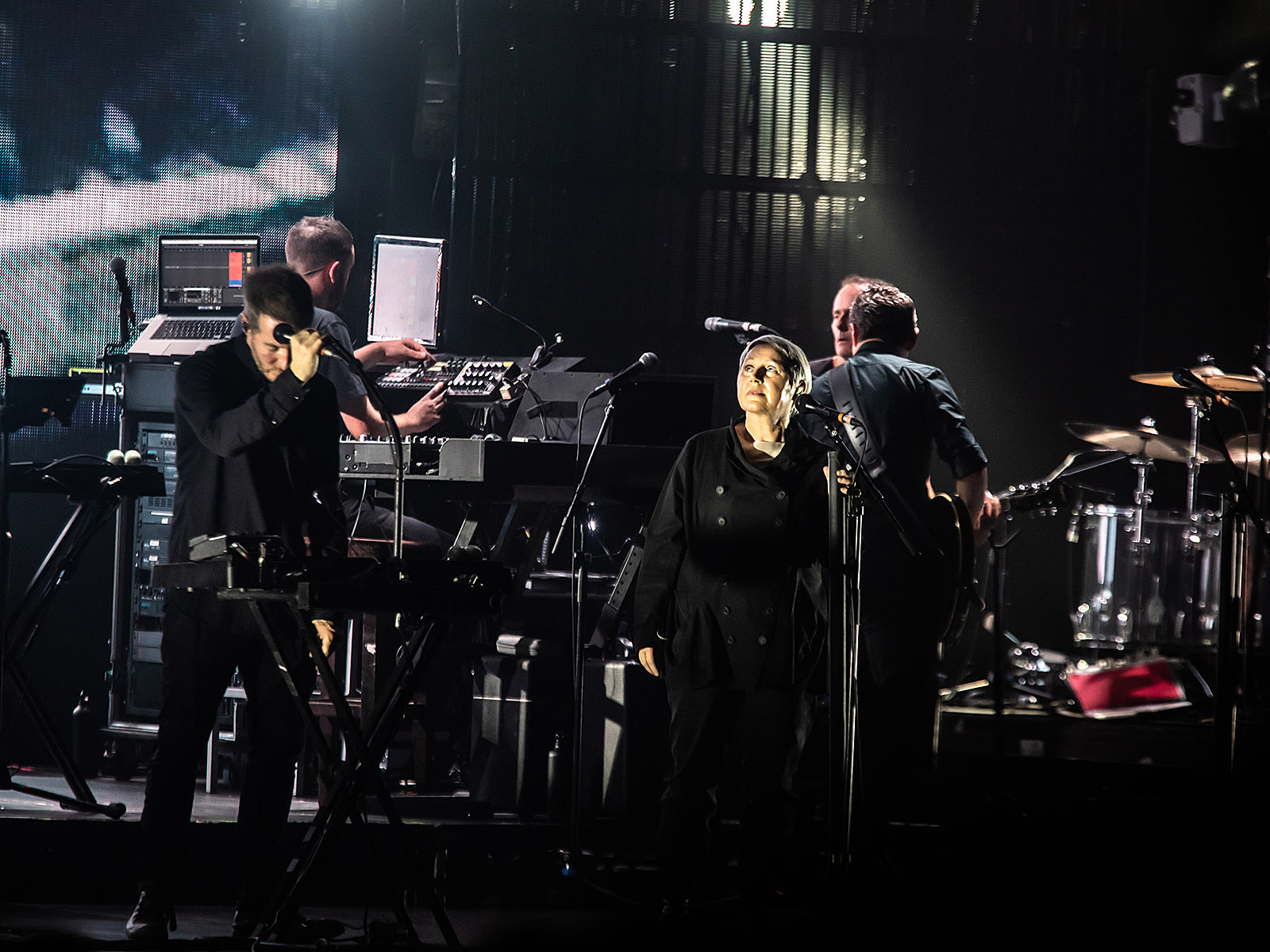 Massive Attack capped their spectacular 'Mezzanine XXI' tour at Radio ...