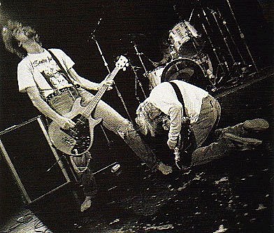 15 classic grunge & alternative rock concert videos to watch right now