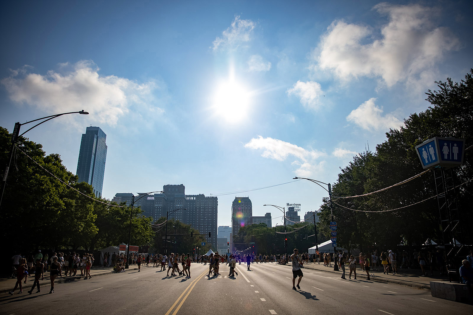 Lollapalooza 2021 Thursday pics & video (Miley Cyrus, Jimmy Eat World ...