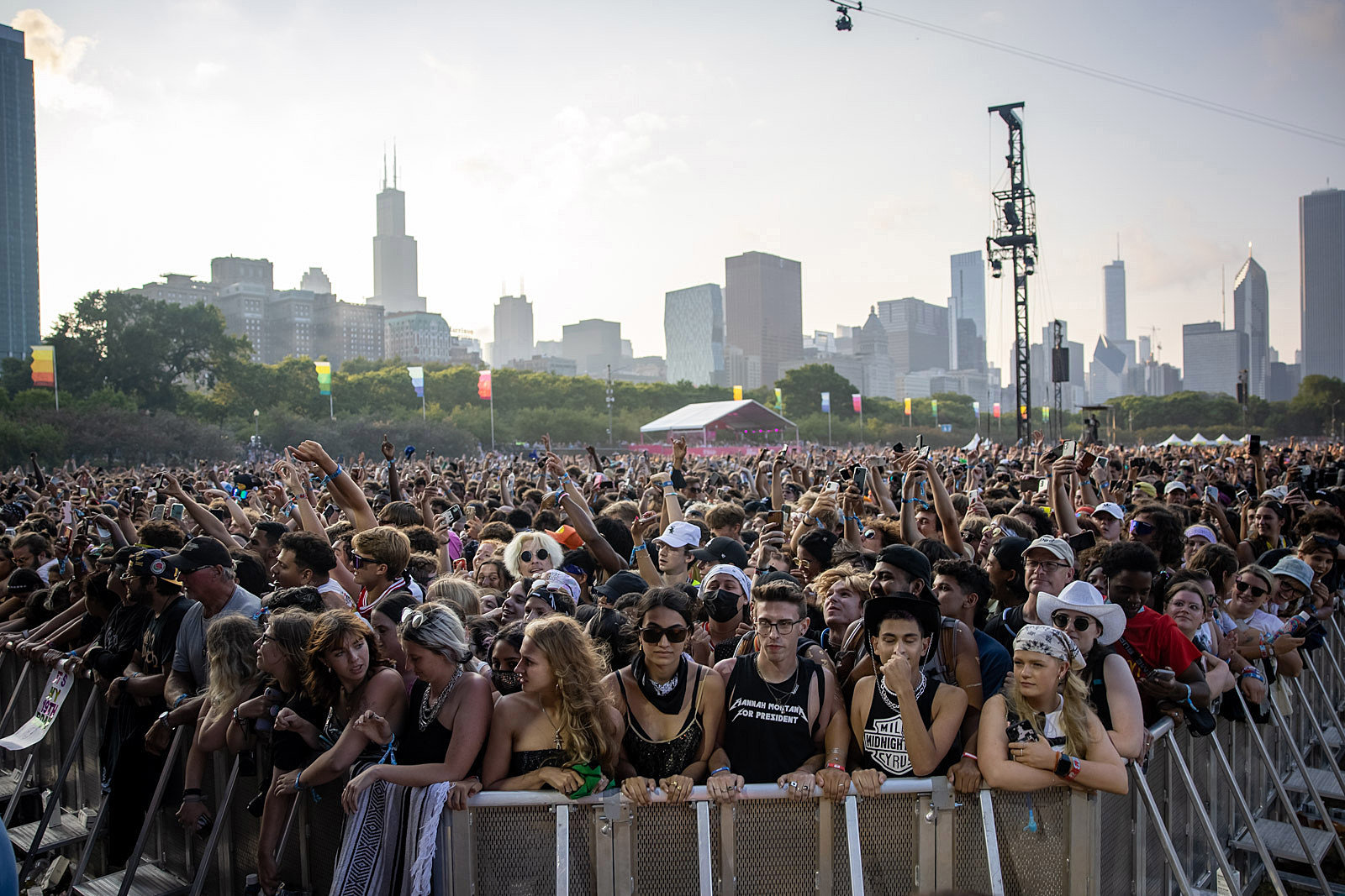 Lollapalooza 2021 Thursday pics & video (Miley Cyrus, Jimmy Eat World ...