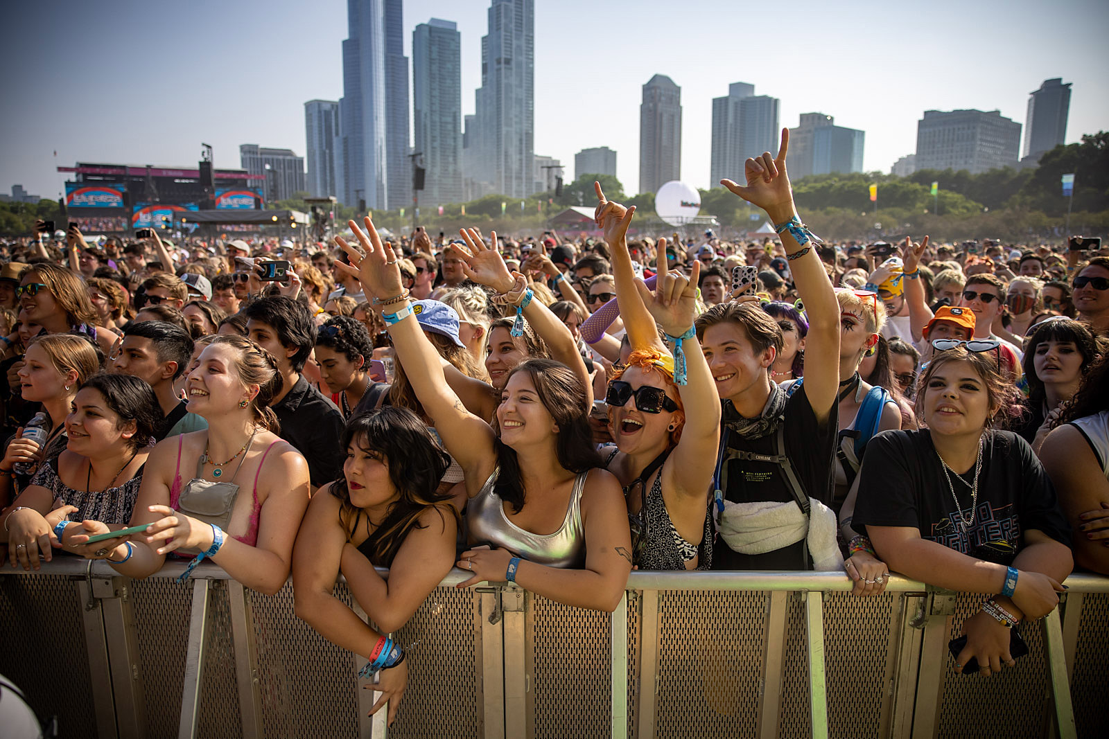 Lollapalooza 2021 Sunday pics & video (Foo Fighters, Modest Mouse ...