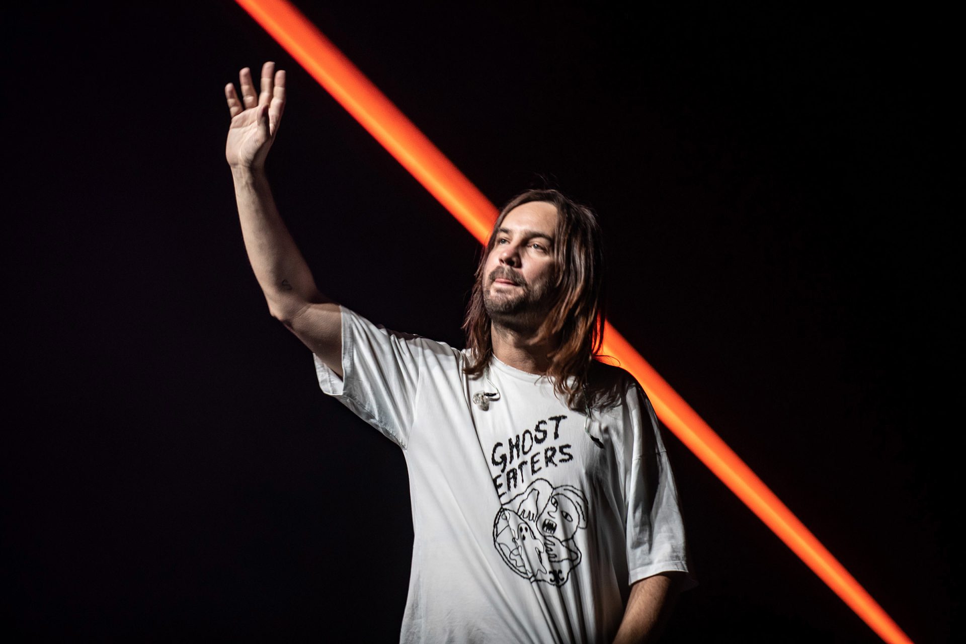Tame Impala's Kevin Parker fractures hip, says shows are still on