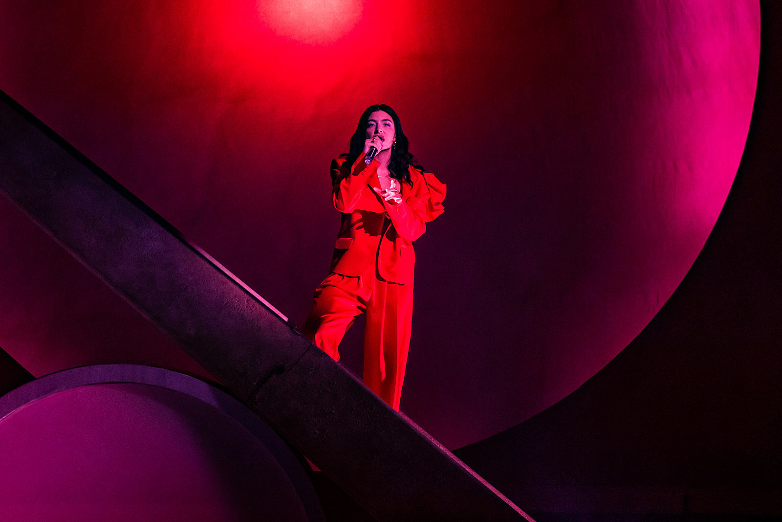 Lorde played two nights at The Chicago Theatre with Remi Wolf (pics ...